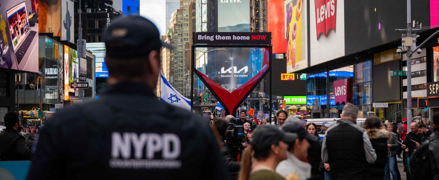 Verity - Man Set Ablaze in Times Square Attack, Suspect at Large