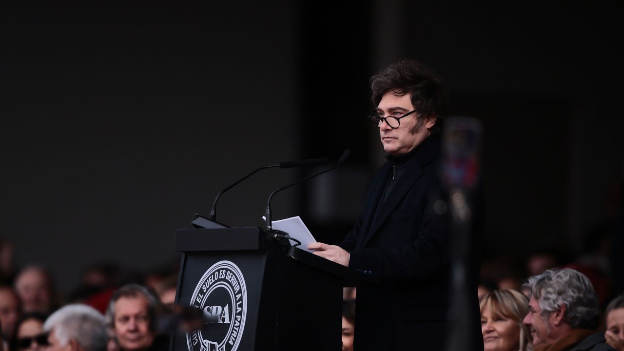 Verity - Argentina: Milei Vetoes Hikes in Pensions and Disability Benefits