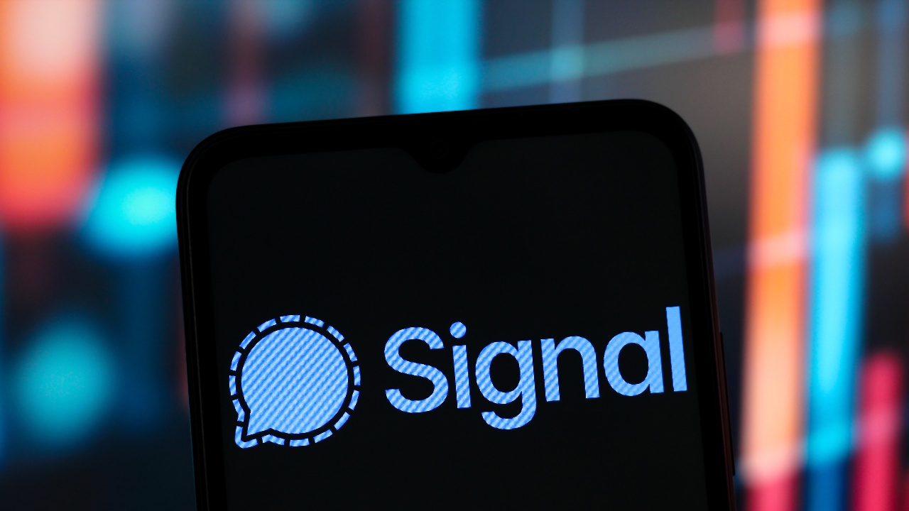 Verity - Signal Threatens EU Exit Over Chat Control Regulation