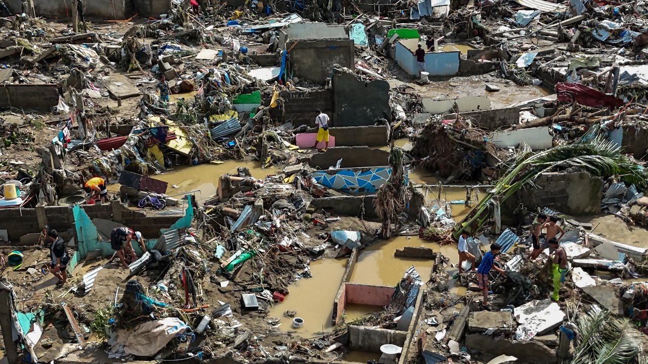 Verity - Deadly Typhoon Kalmaegi Strikes the Philippines