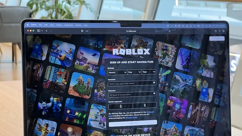 Verity - Roblox Starts Facial Age Verification for Chat Features