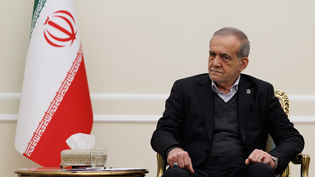 Verity - Iran President Orders Dialogue as Currency Crisis Sparks Protests