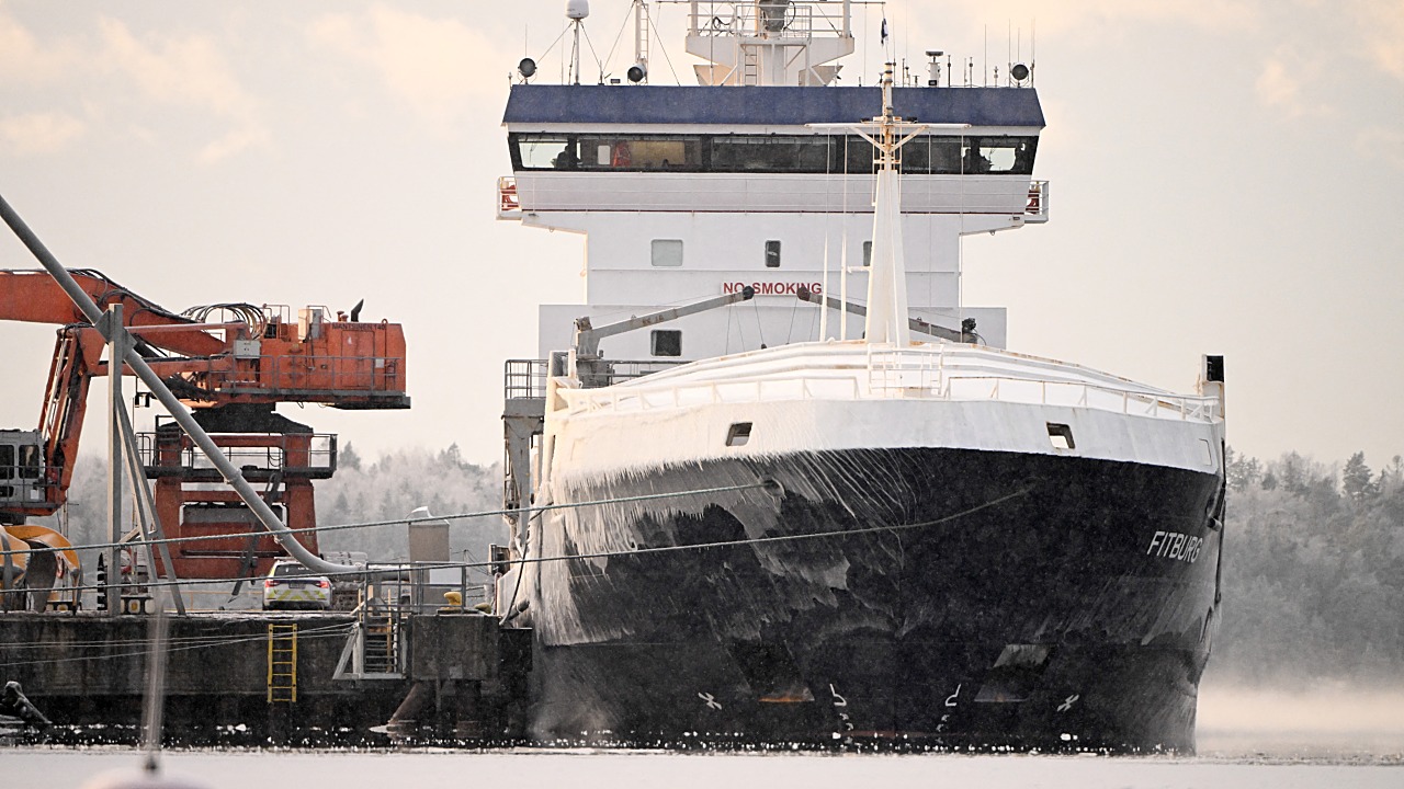 Verity - Finland Detains Russian-Crewed Ship After Subsea Cable Damaged